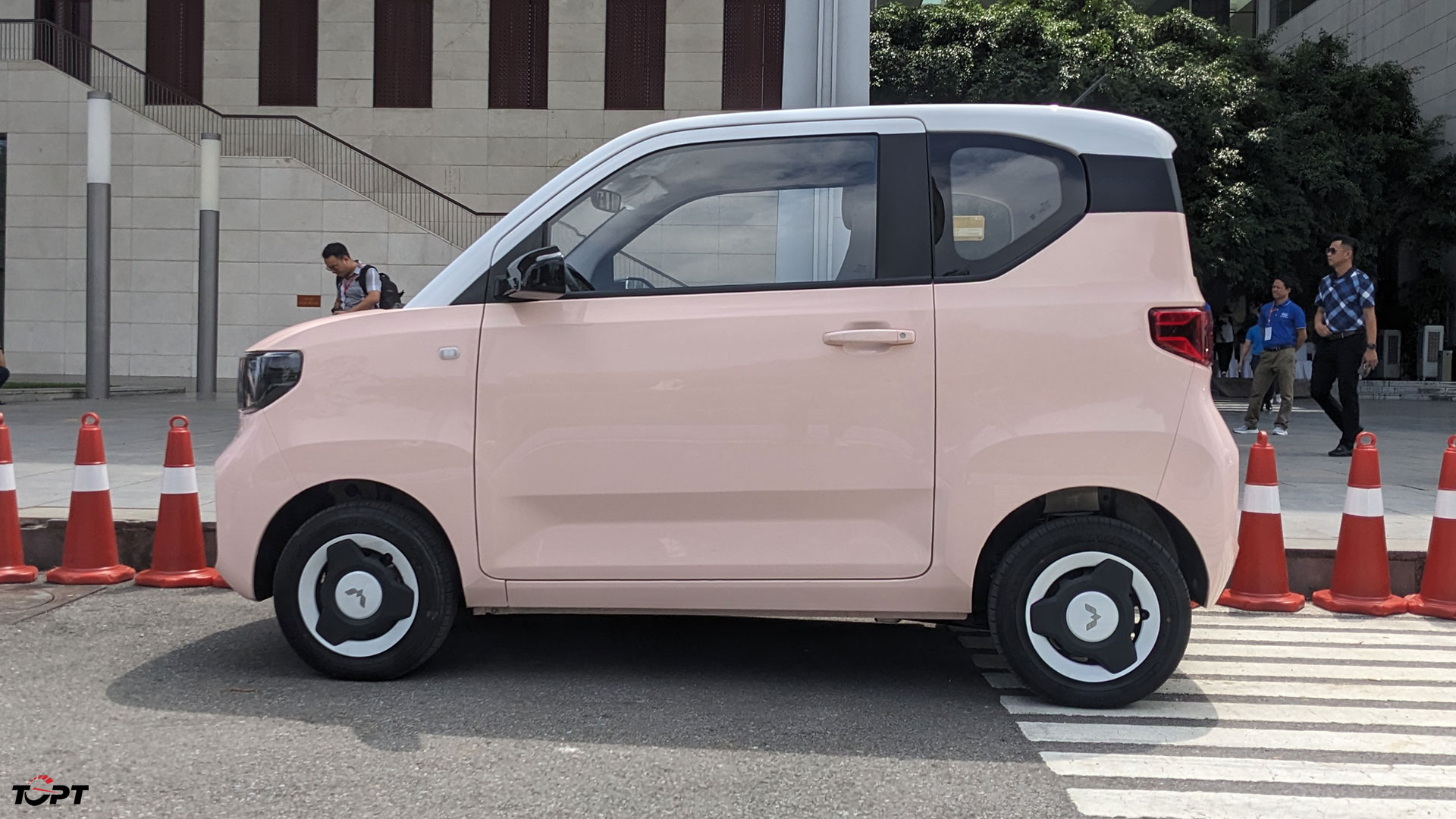 VinFast VF 3 và Wuling Hongguang MiniEV: Lựa chọn nào cho bạn?